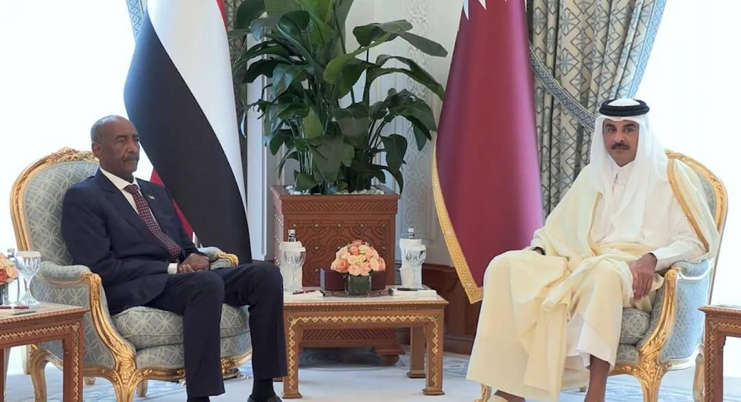 رئيس مجلس السيادة وأمير دولة قطر يعقدان جلسة مباحثات ثنائية بشأن تقوية ...